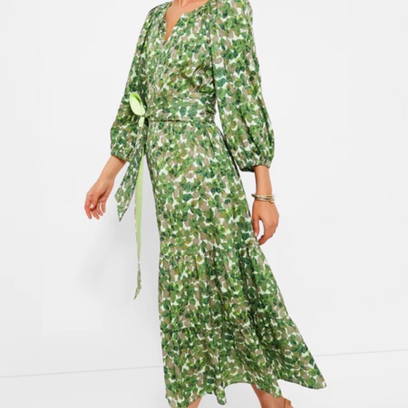 Tuckernuck | Dresses | Tuckernuck Green Leaf Print Long Sleeve Dress ...